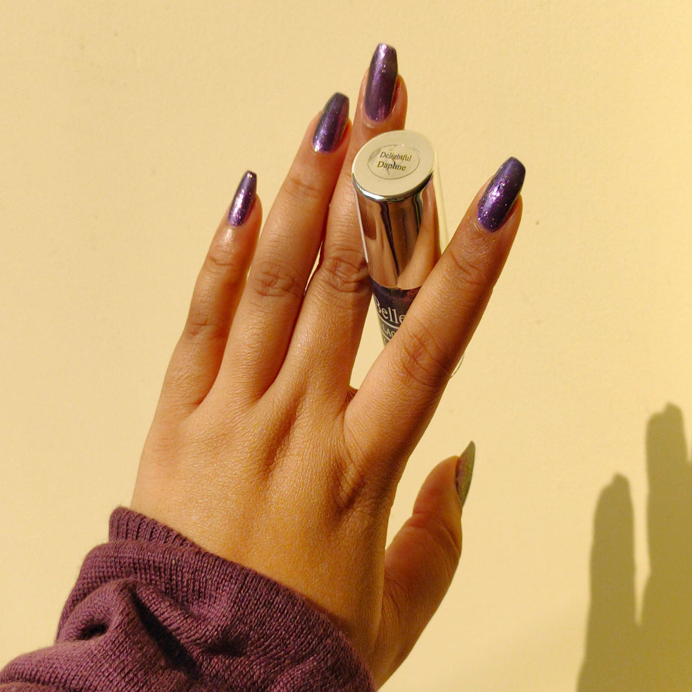 DeBelle Gel Nail Lacquer Delightful Daphne (Duo Holo Purple Glitter ...